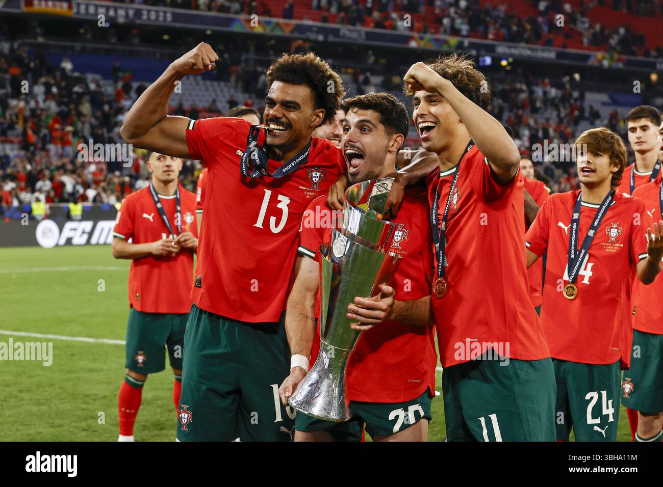 MUNCHEN - (L-R) Renato Veiga of Portugal, Pedro Neto of Portugal, Joao ...
