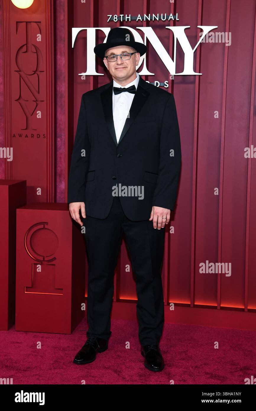 New York, USA. 08th June, 2025. Jonathan Spector walking on the red ...