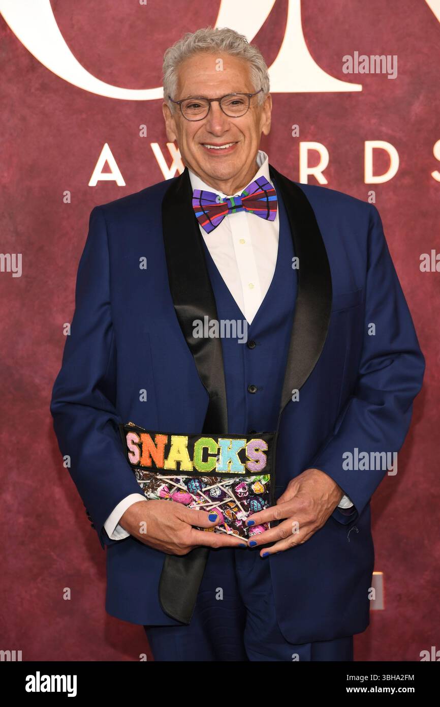 Harvey Fierstein arrives at the 78th Tony Awards on Sunday, June 8 ...