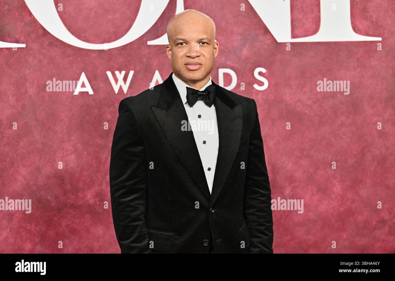 Glenn Davis arrives at the 78th Tony Awards on Sunday, June 8, 2025, at ...