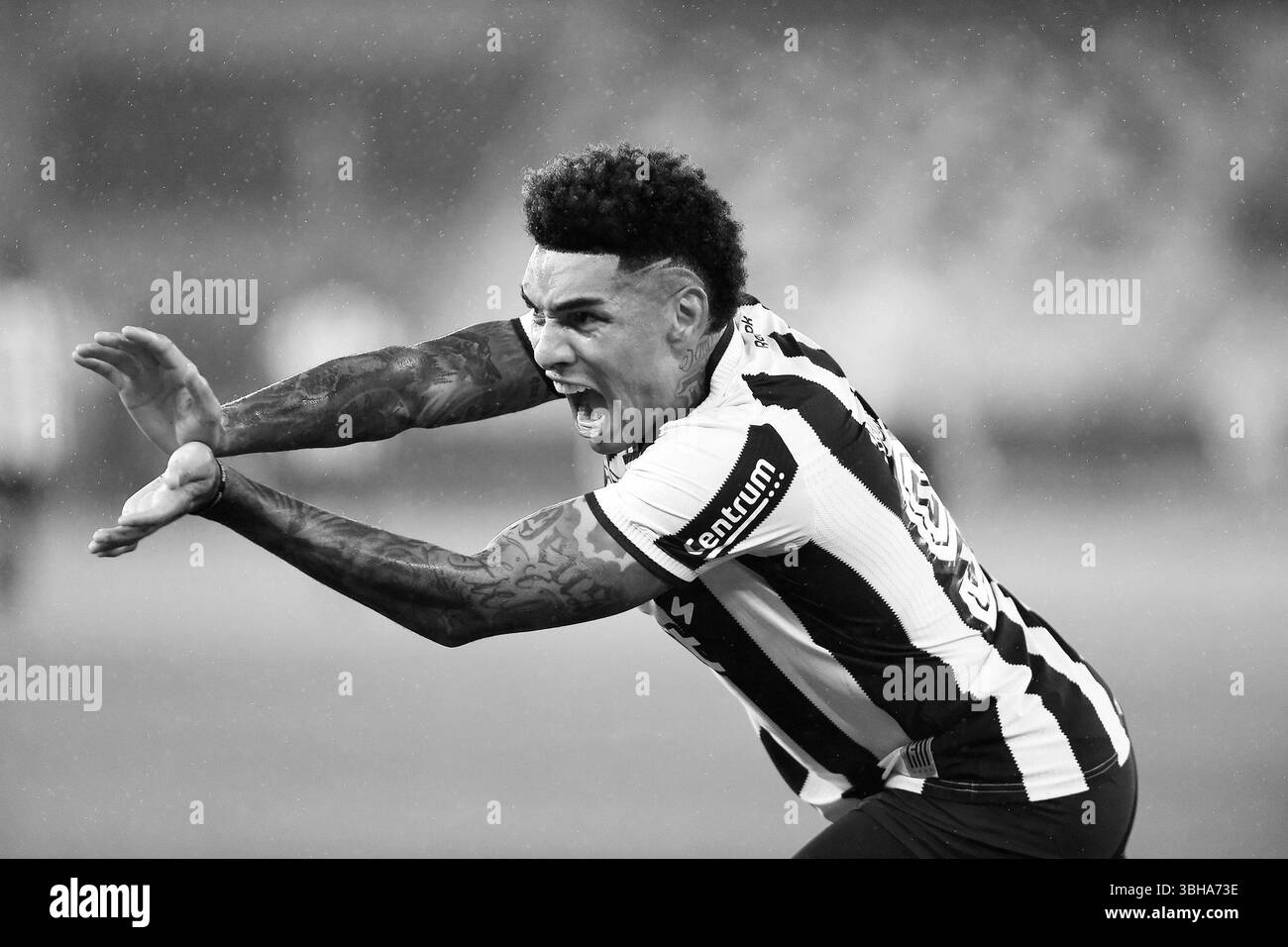 Football action 2025 Black and White Stock Photos & Images - Alamy