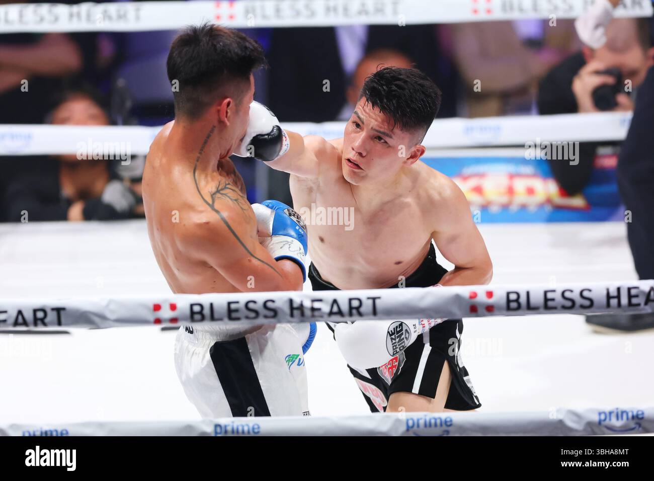 Tokyo, Japan. 6th June, 2025. (L-R) Van Thao Tran (VIE), Tomoya Tsuboi ...