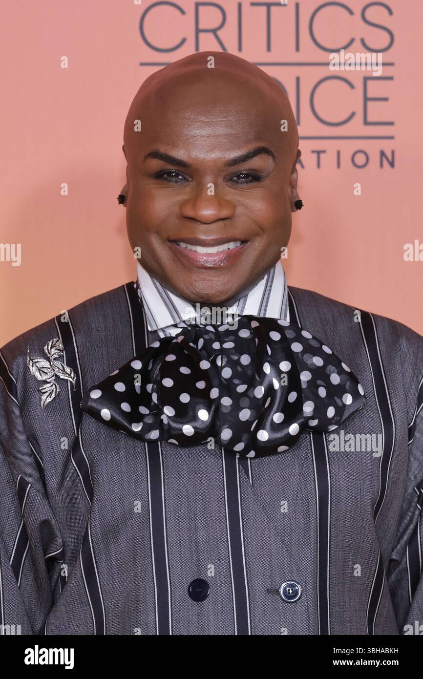 Nathan Lee Graham attends the Critics Choice Association celebration of ...