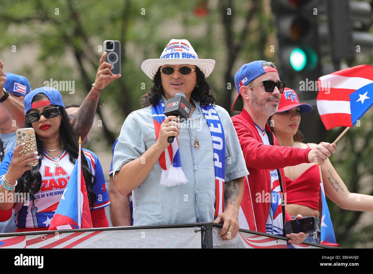 NEW YORK, NEW YORK - JUNE 08: Elvis Crespo, Celebrities, Politicians ...