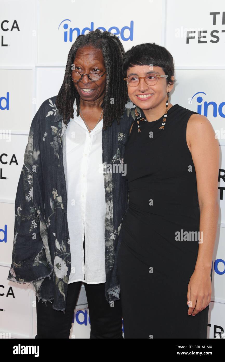 NEW YORK, NEW YORK - JUNE 07: Whoopi Goldberg and Cast Members attends ...