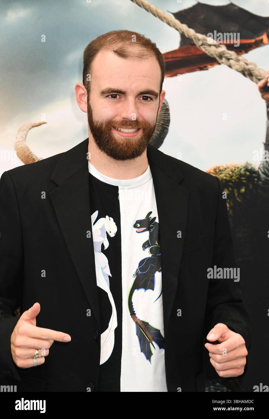 LOS ANGELES, CALIFORNIA - JUNE 07: Connor Tomlinson attends Universal ...
