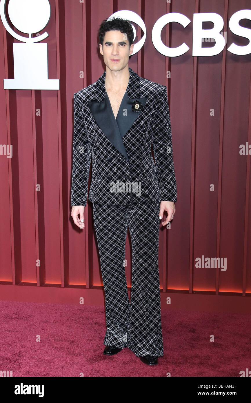 New York, NY, USA. 8th June, 2025. Darren Criss at The 78th Annual Tony ...