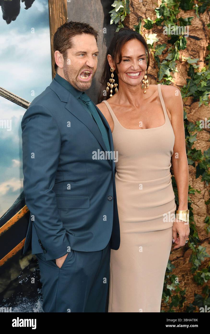 LOS ANGELES, CALIFORNIA - JUNE 07: (L-R) Gerard Butler and Morgan Brown ...