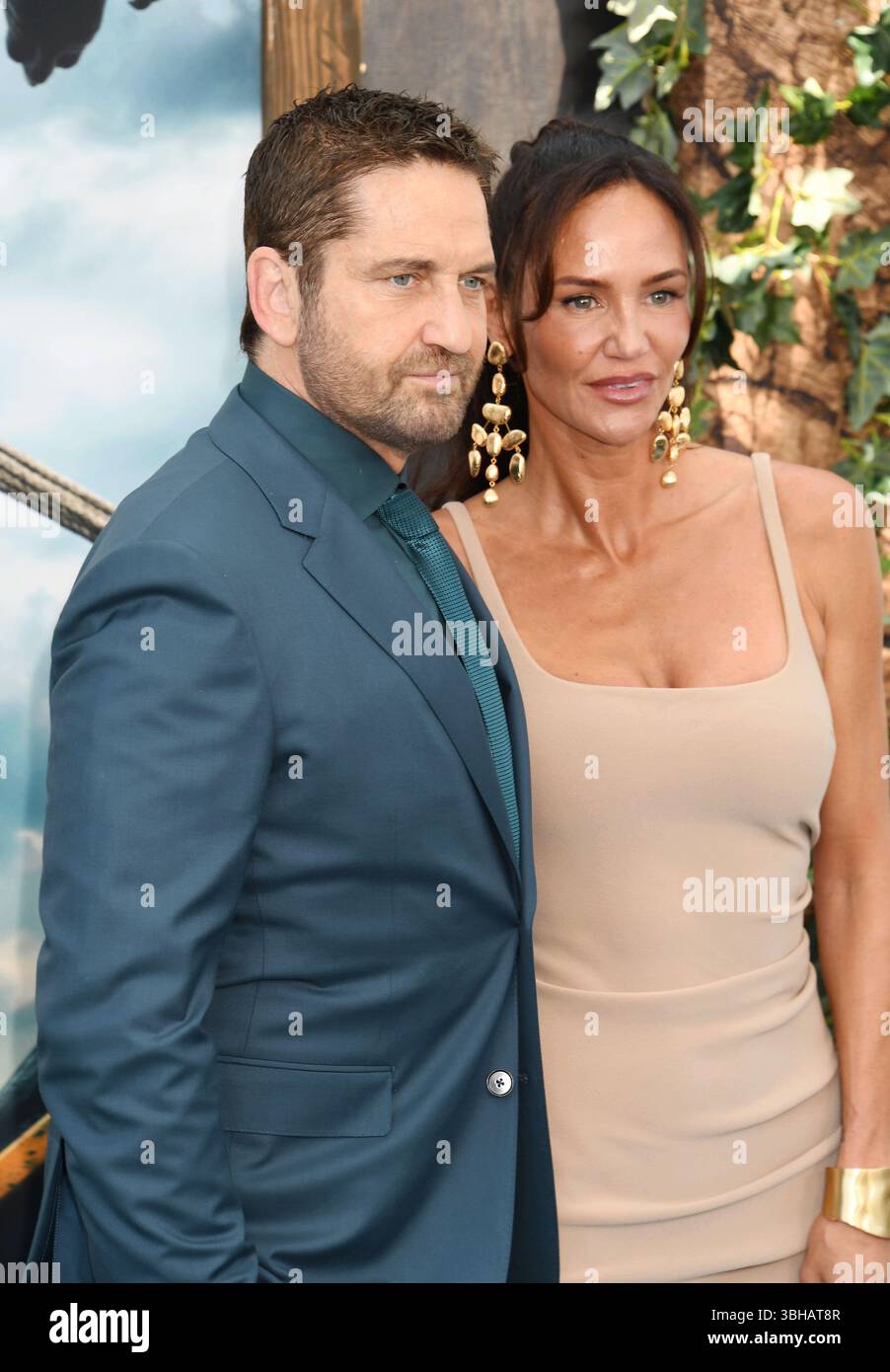 LOS ANGELES, CALIFORNIA - JUNE 07: (L-R) Gerard Butler and Morgan Brown ...