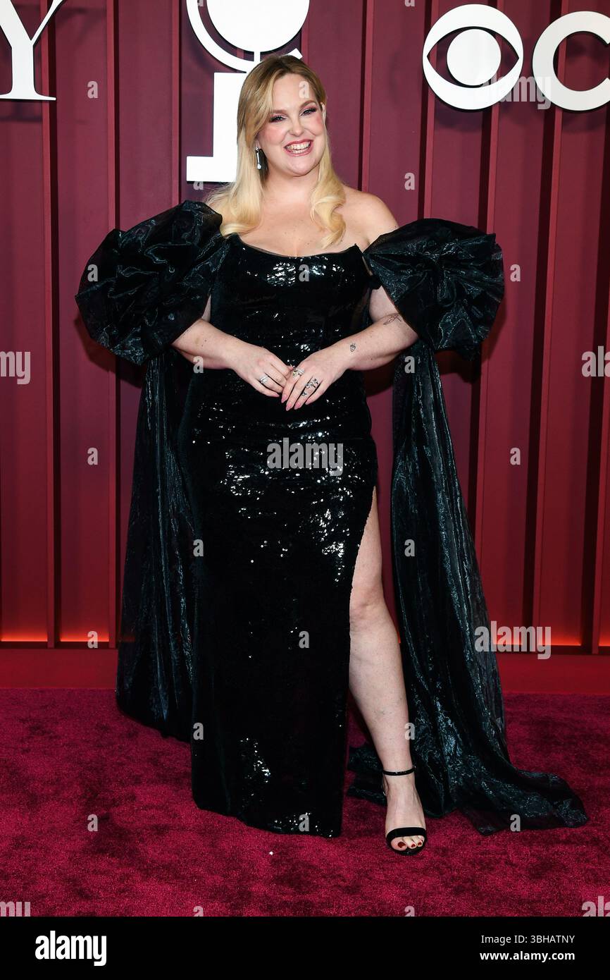 New York, USA. 08th June, 2025. Zoë Roberts walking on the red carpet ...