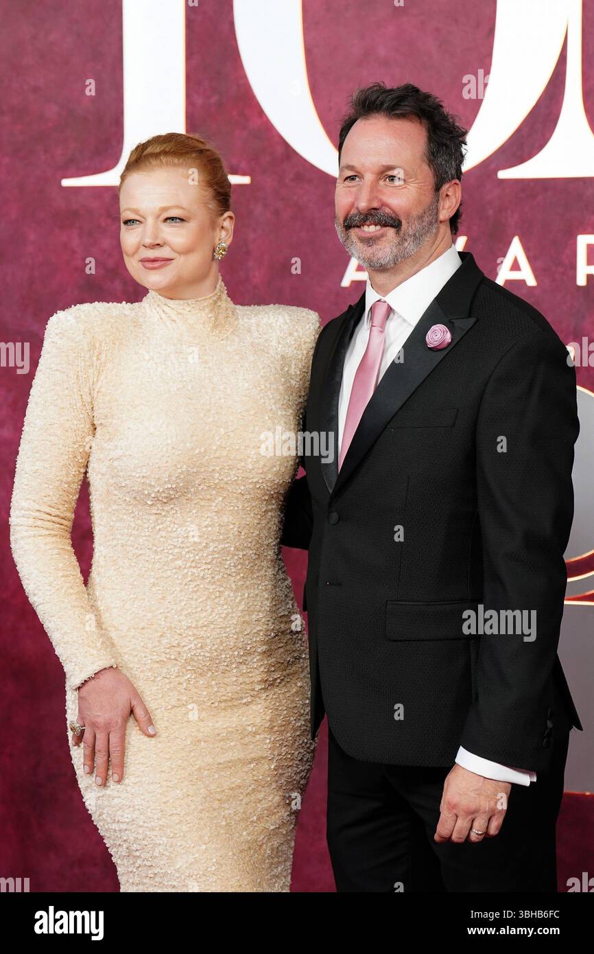 Sarah snook tony awards dave lawson hi-res stock photography and images ...
