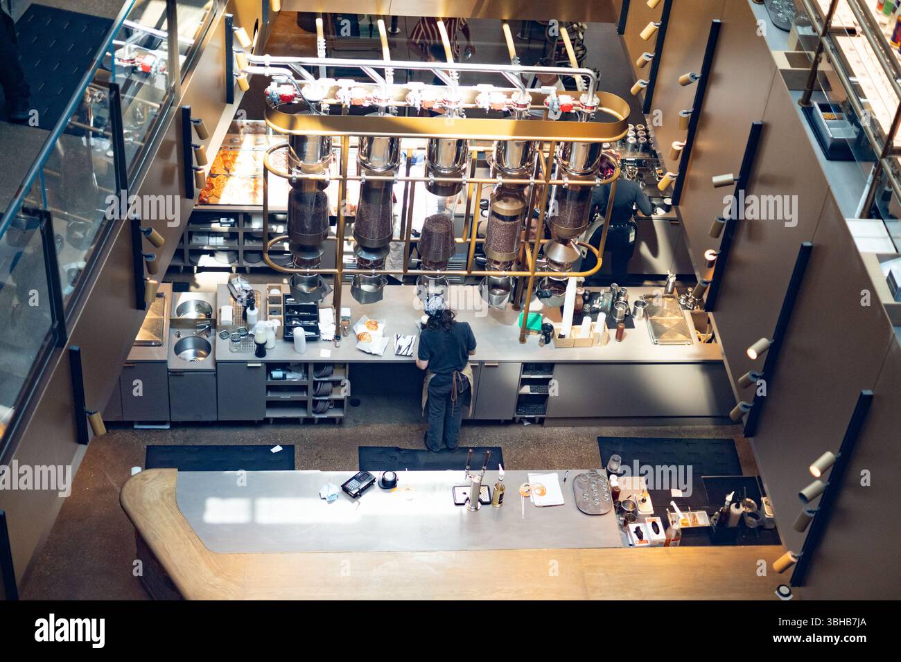 Starbucks reserve roastery chicago illinois interior hi-res stock ...