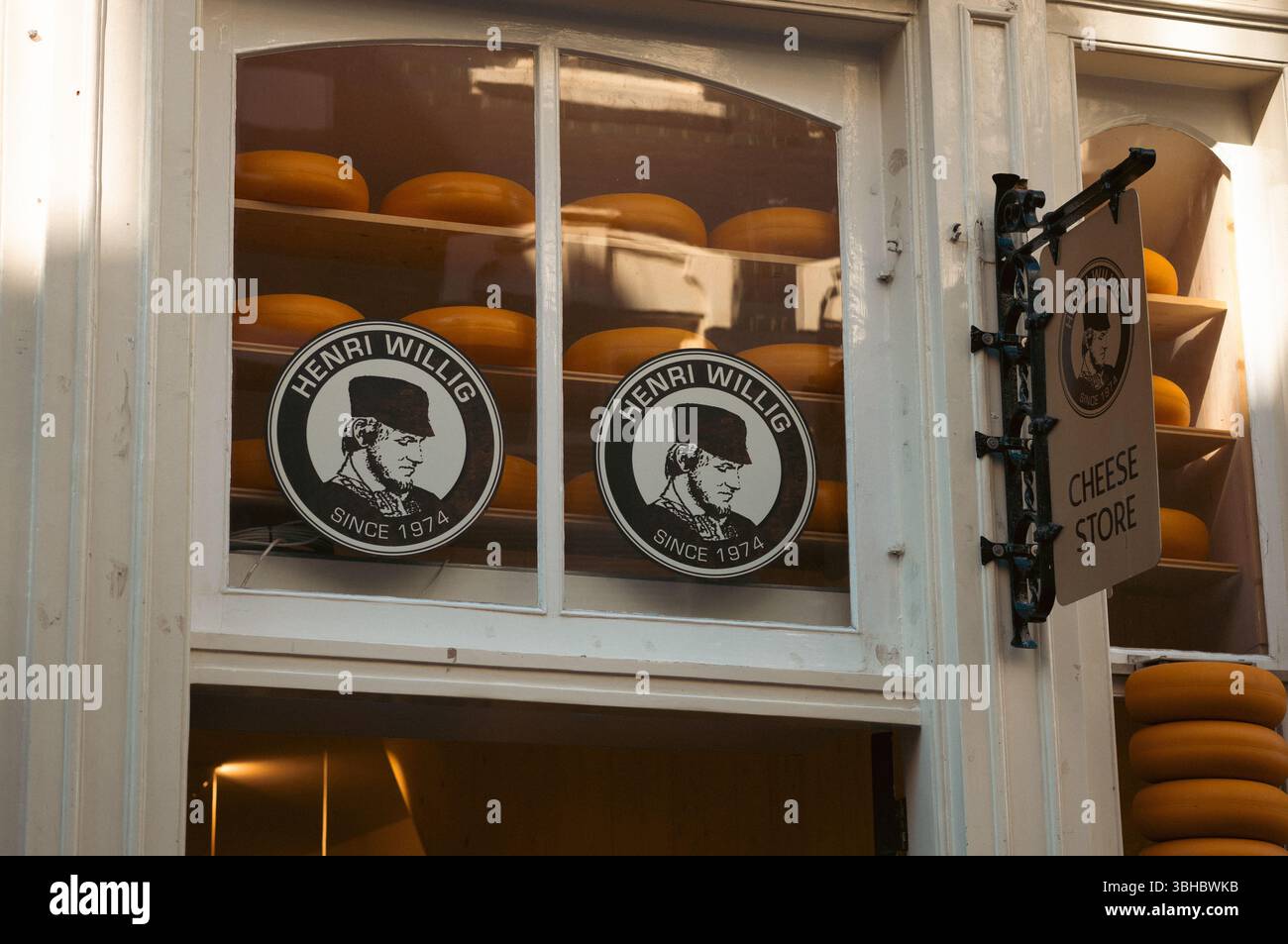 Cheese shop logo hi-res stock photography and images - Alamy