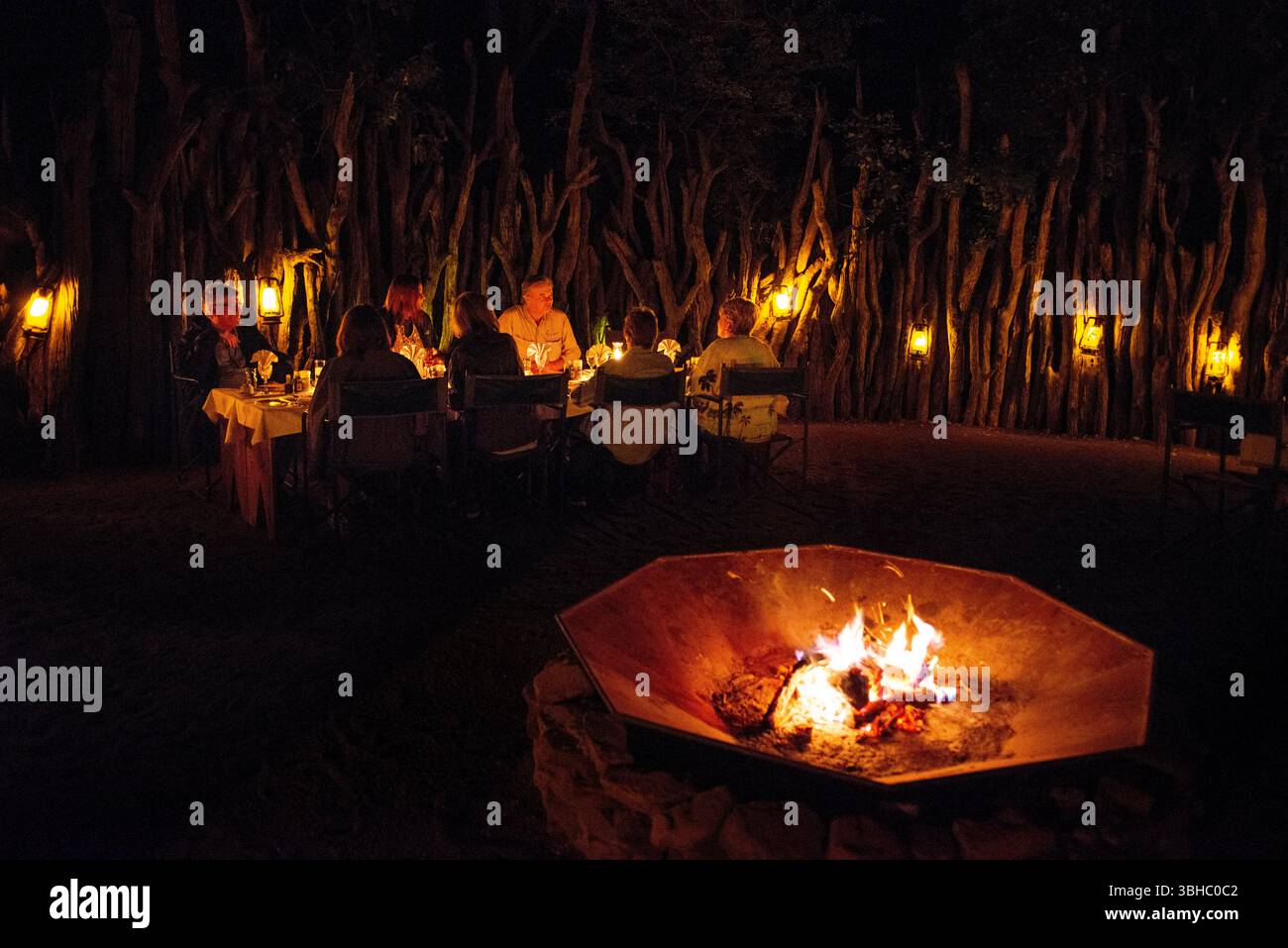 Luxury resort, restaurant and Waitresses, Mashatu Main Camp, Mashatu ...