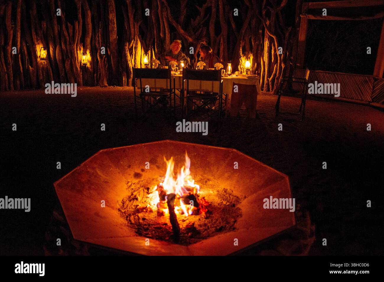 Luxury resort, restaurant and Waitresses, Mashatu Main Camp, Mashatu ...