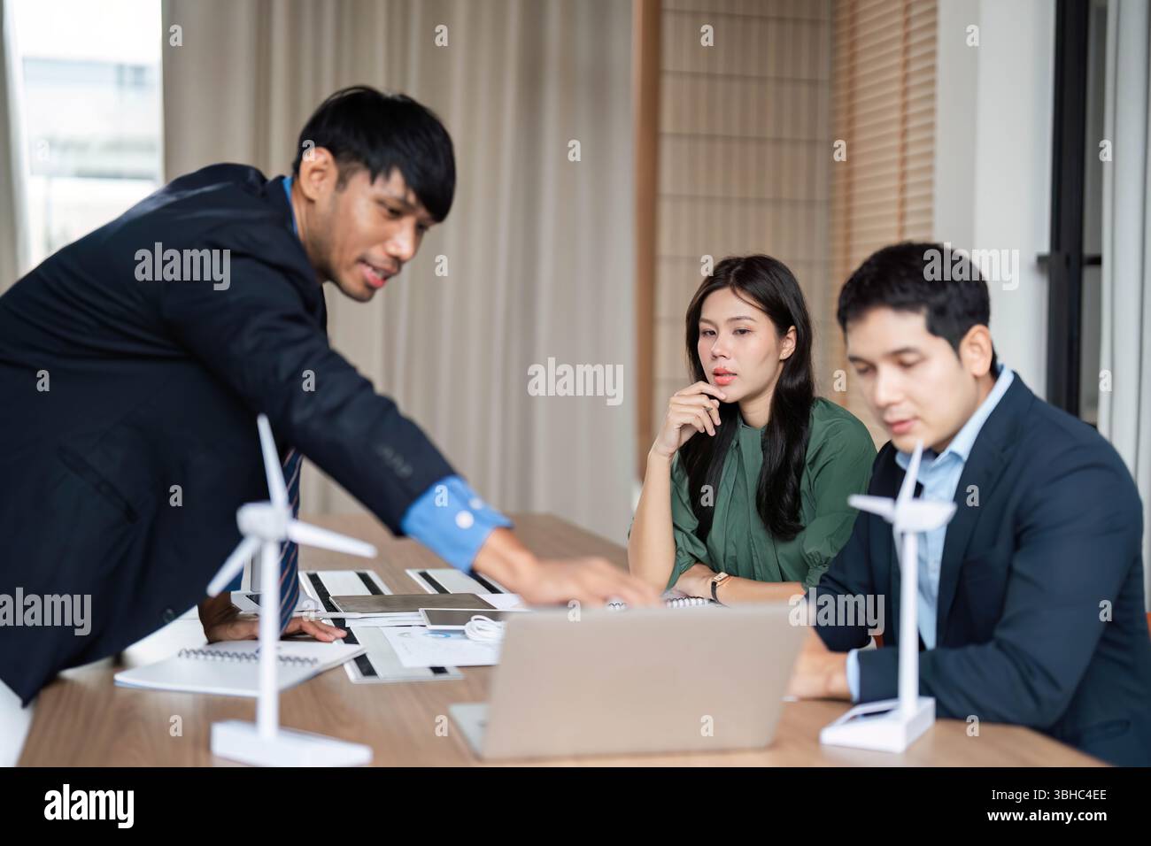 Sustainability esg strategy presentation hi-res stock photography and images - Alamy