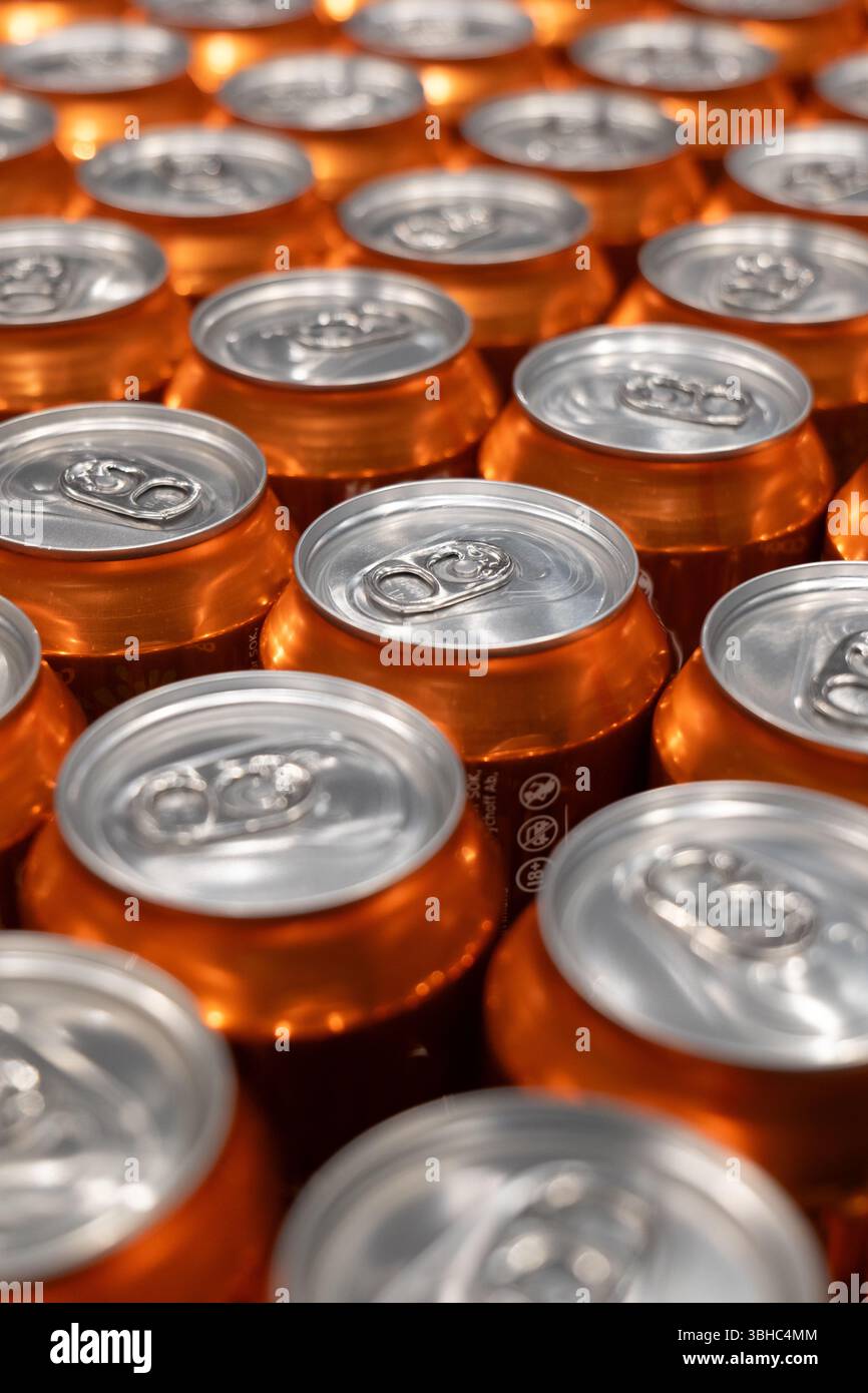 Soda cans rows hi-res stock photography and images - Alamy