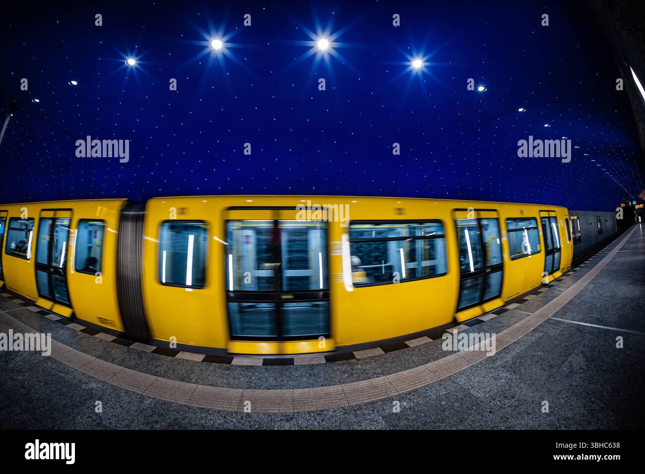 Berlin Mitte, BVG Bahnhof Station Bahnhof Museumsinsel auf der Linie U5 ...