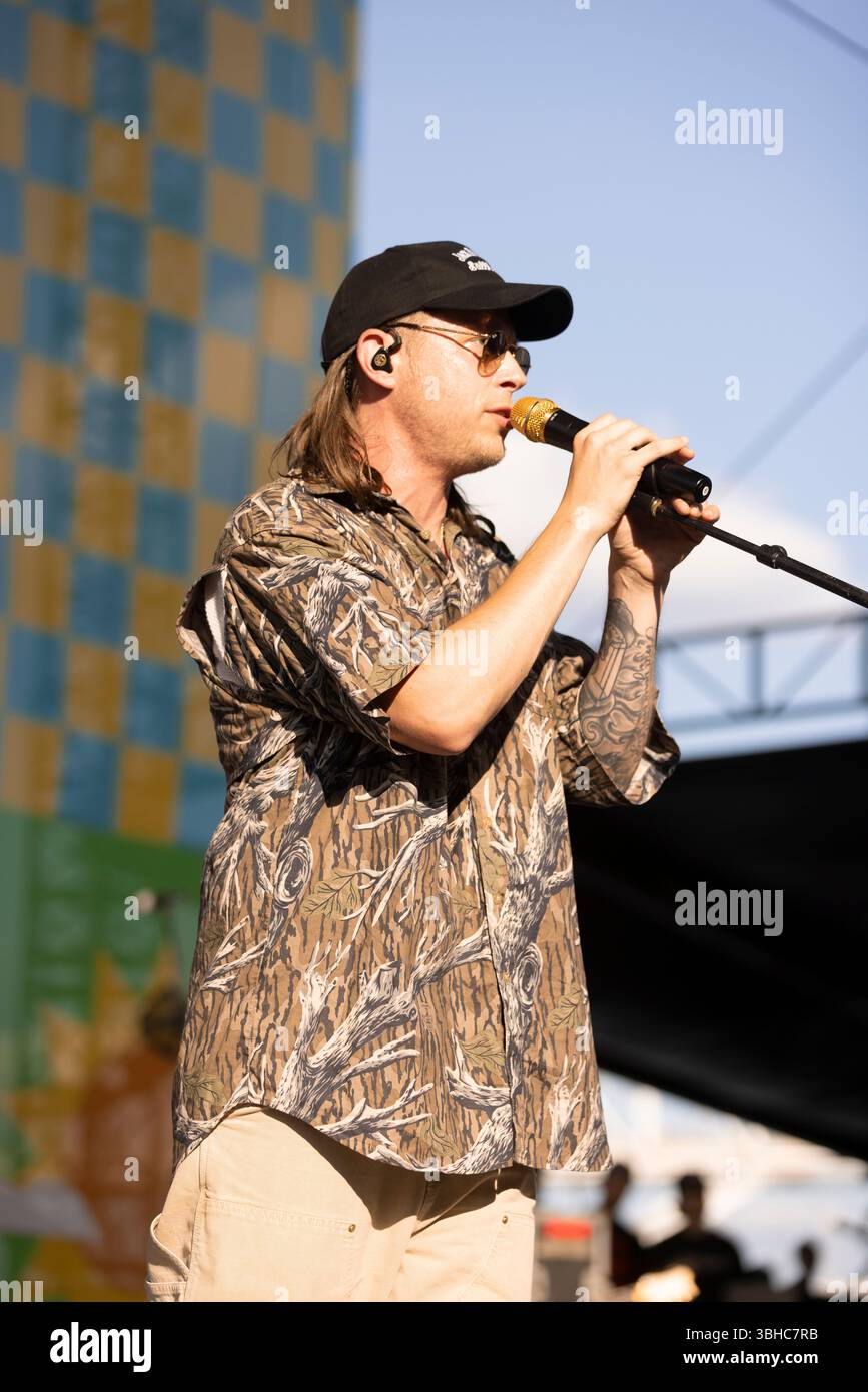 NASHVILLE, TENNESSEE - JUNE 8 , 2025: Country artist Redferrin performs ...