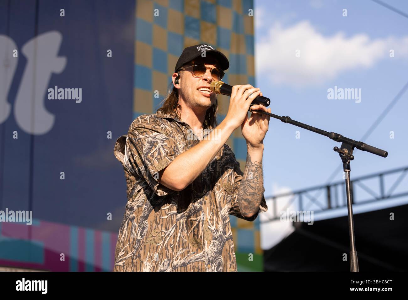 NASHVILLE, TENNESSEE - JUNE 8 , 2025: Country artist Redferrin performs ...