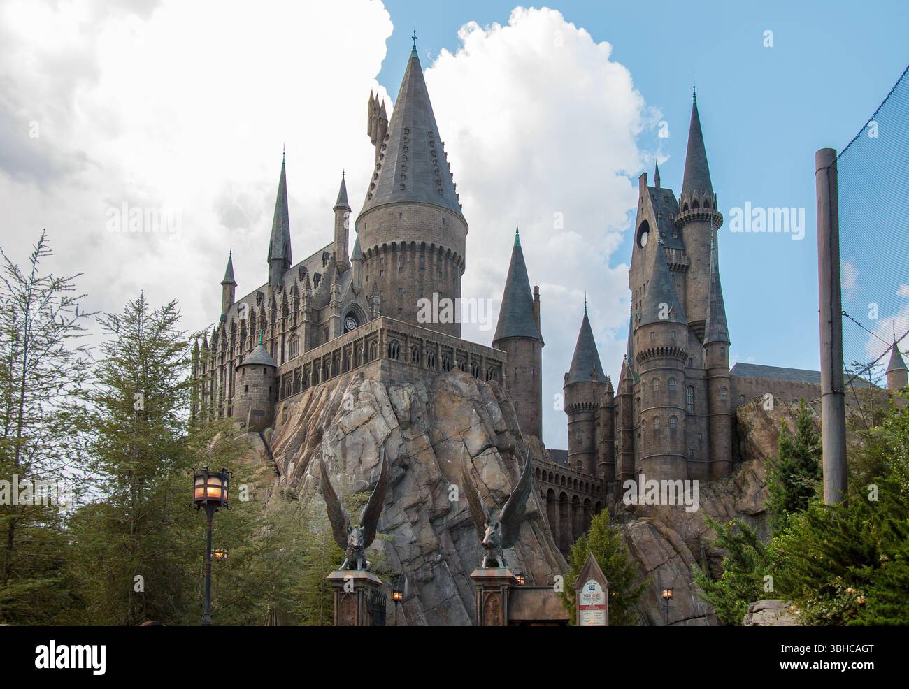The Hogwarts Harry Potter and the forbidden journey ride at Wizarding ...