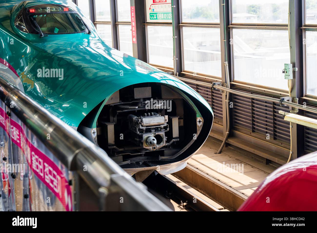 Coupling and decoupling of the Hayabusa and Komachi Shinkansen bullet trains, a rare spectacle ...
