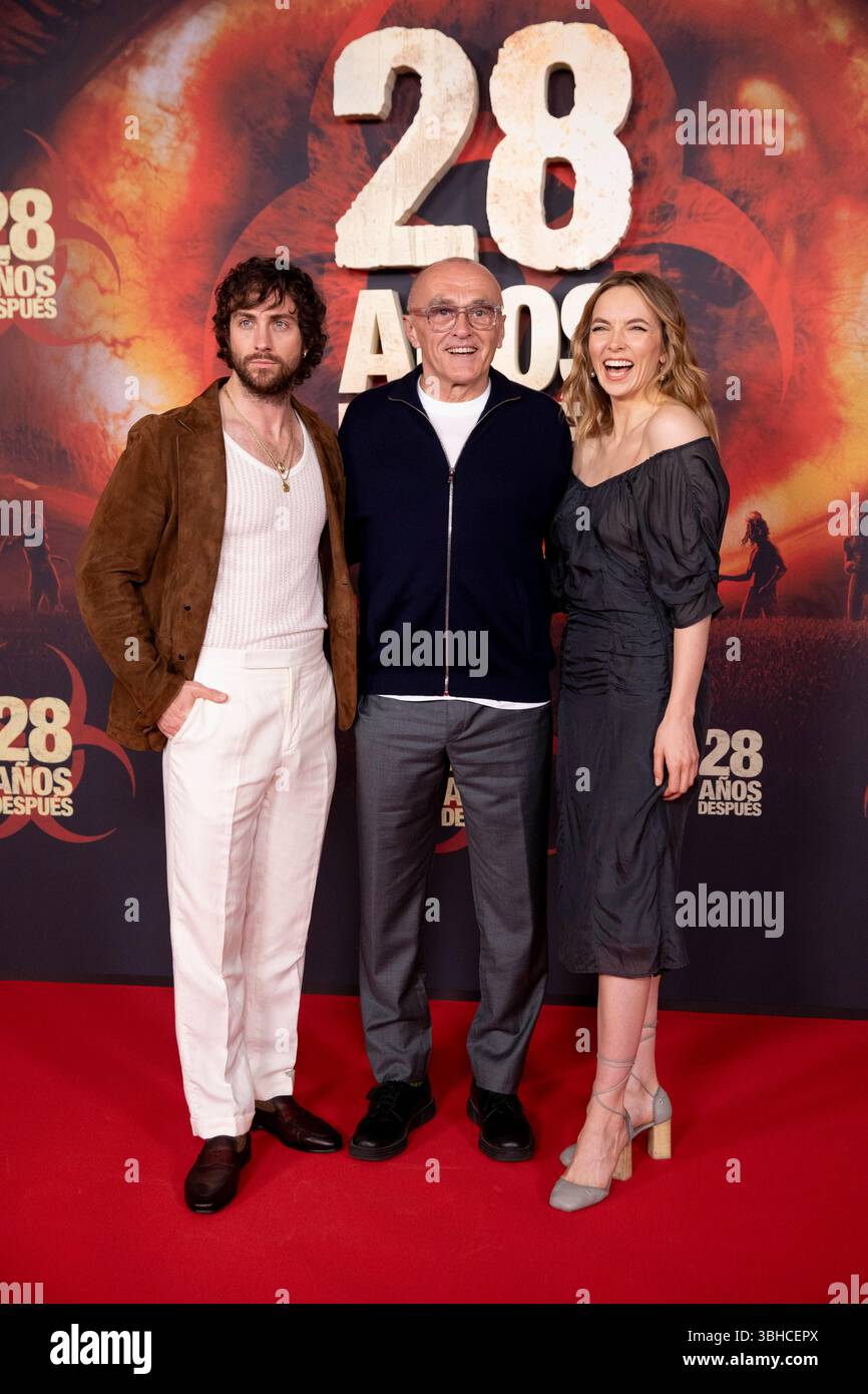 Madrid, Spain. 06th June, 2025. Director Danny Boyle (C), Actress Jodie ...