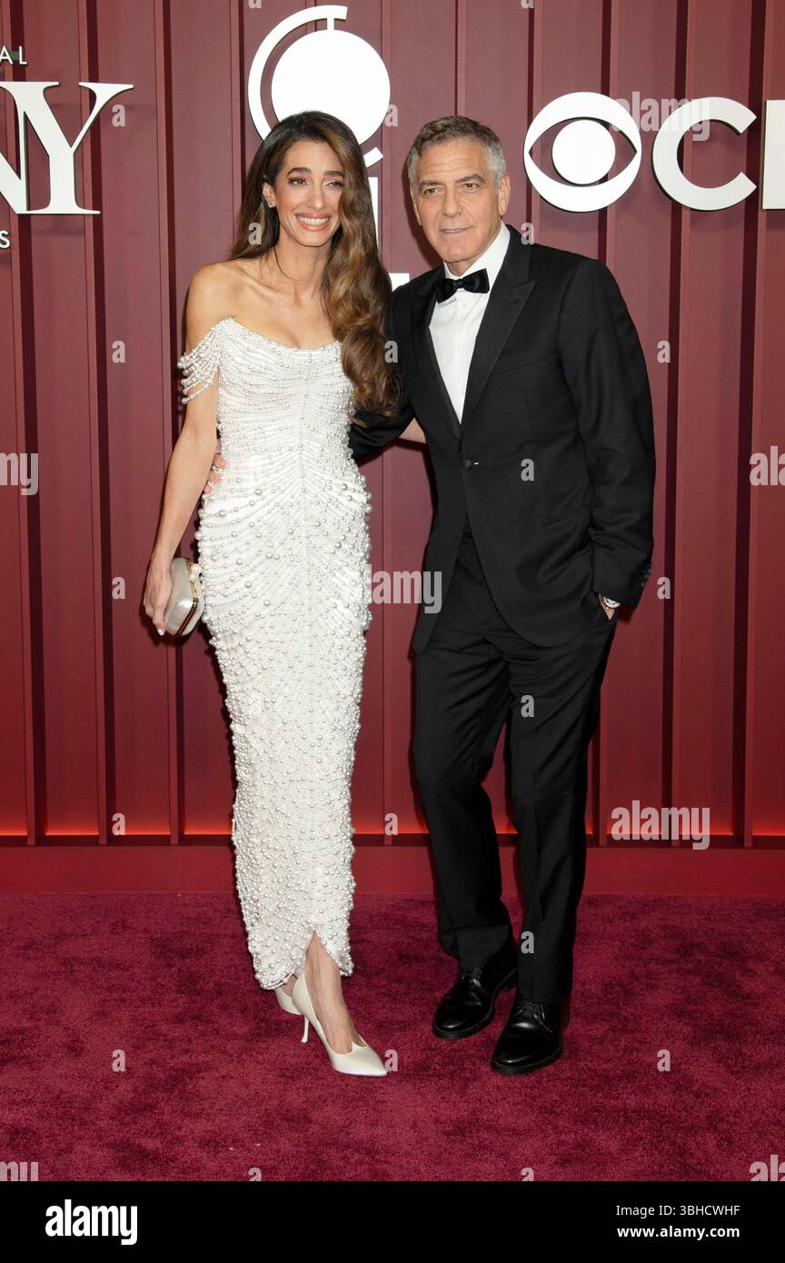 George Clooney mit Ehefrau Amal Ramzi Alamuddin Clooney bei der ...