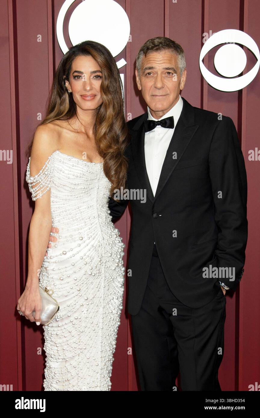 George Clooney mit Ehefrau Amal Ramzi Alamuddin Clooney bei der ...