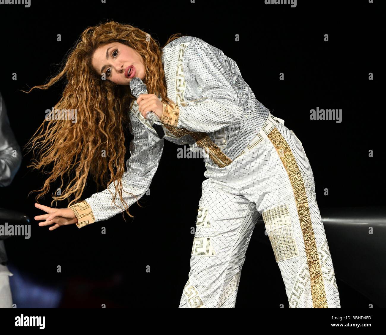 Miami Gardens, FL, USA. 07th June, 2025. Shakira performs during Las ...