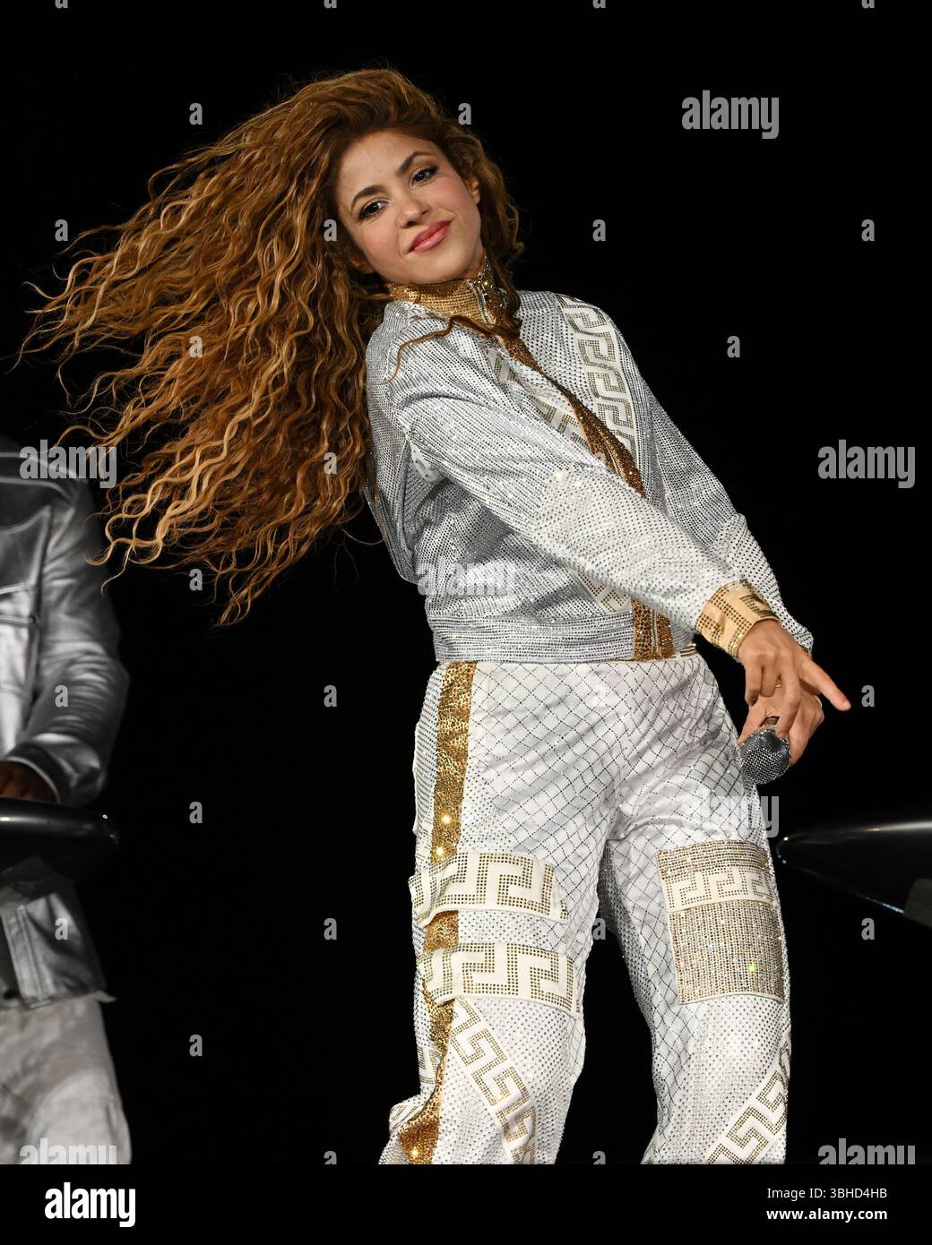 Miami Gardens, FL, USA. 07th June, 2025. Shakira performs during Las ...