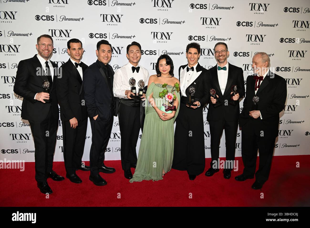 Dez Duron, Marcus Choi, Hue Park, Helen J. Shen, Darren Criss, Will ...