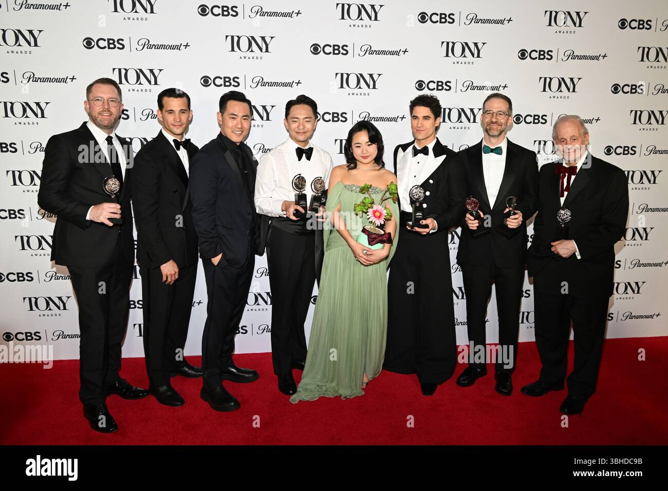 Dez Duron, Marcus Choi, Hue Park, Helen J. Shen, Darren Criss, Will ...