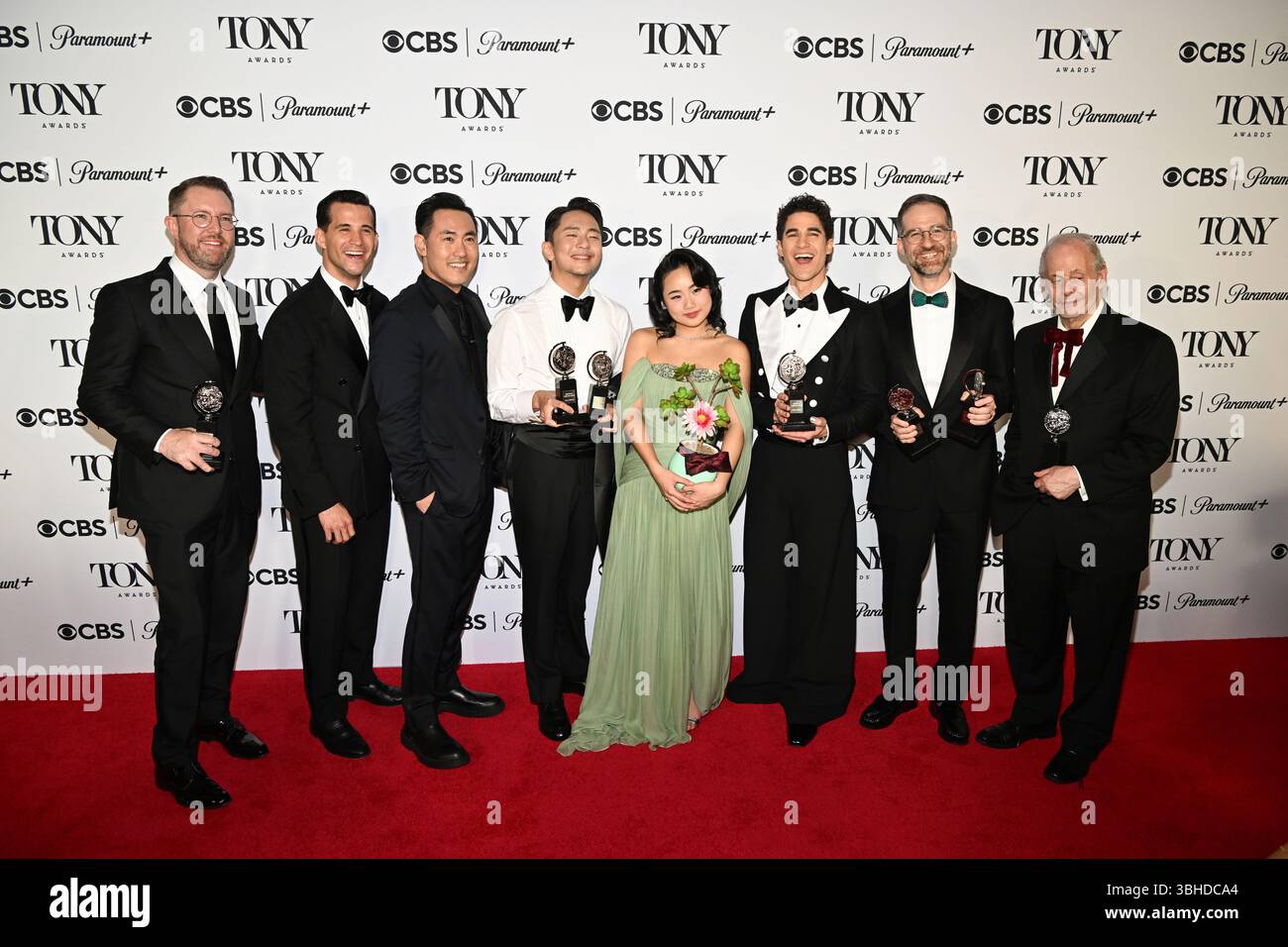 Dez Duron, Marcus Choi, Hue Park, Helen J. Shen, Darren Criss, Will ...