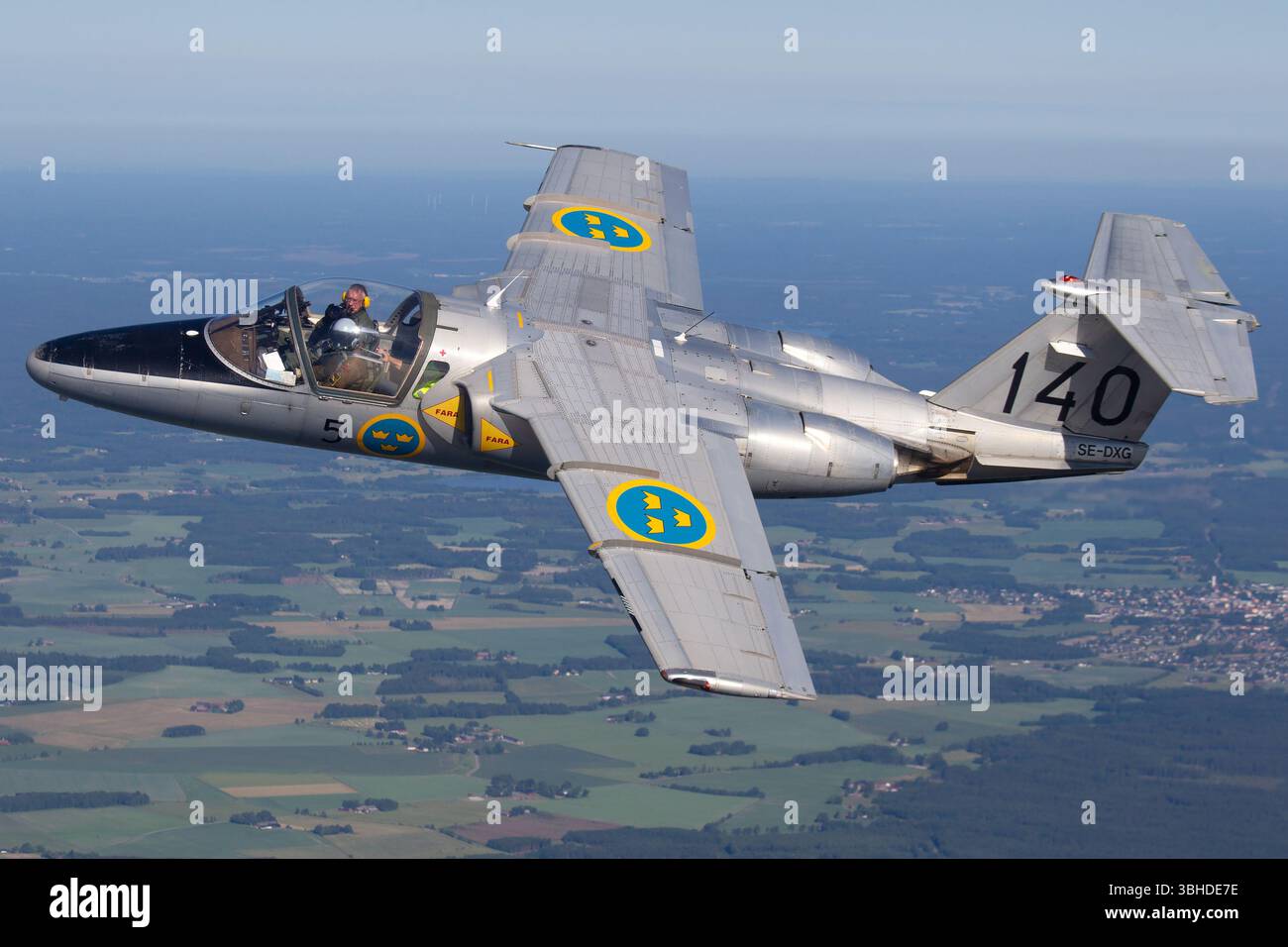 Gray blue training aircraft yellow hi-res stock photography and images ...