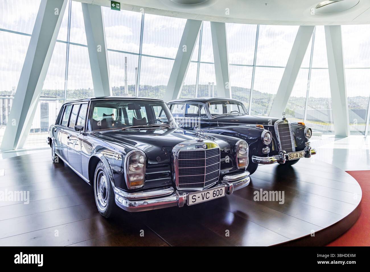Mercedes-Benz 600 Pullman state limousine from 1965, a one-off from the company's own fleet ...