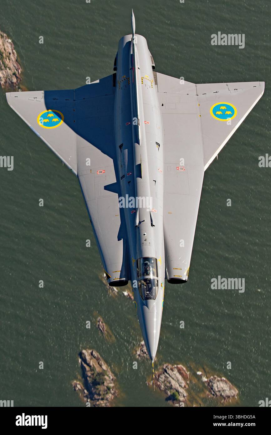 Delta wing fighter jet seen hi-res stock photography and images - Alamy