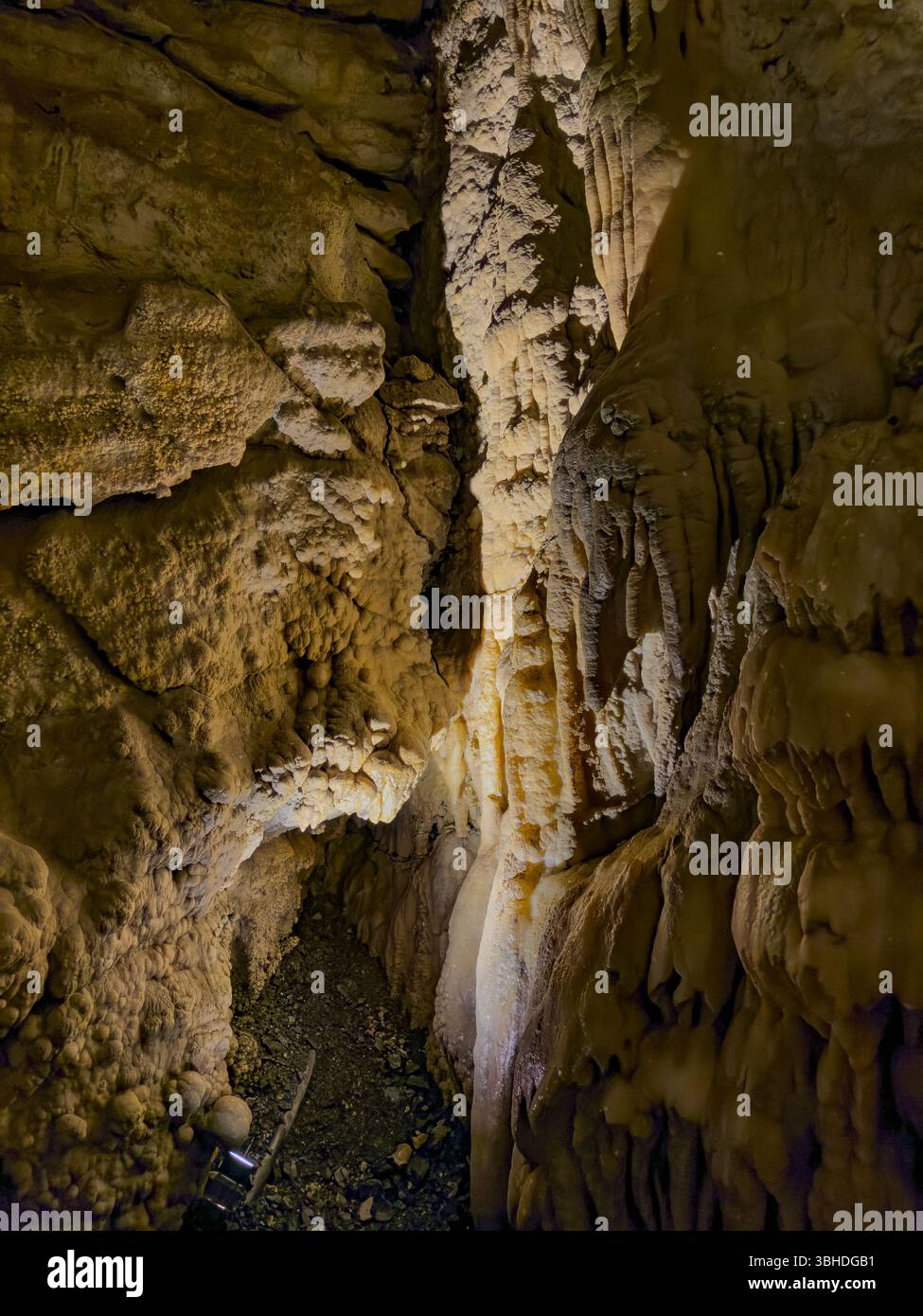 Flowstone speleothems in the Big Room in the Middle Cave, Timpanogos ...