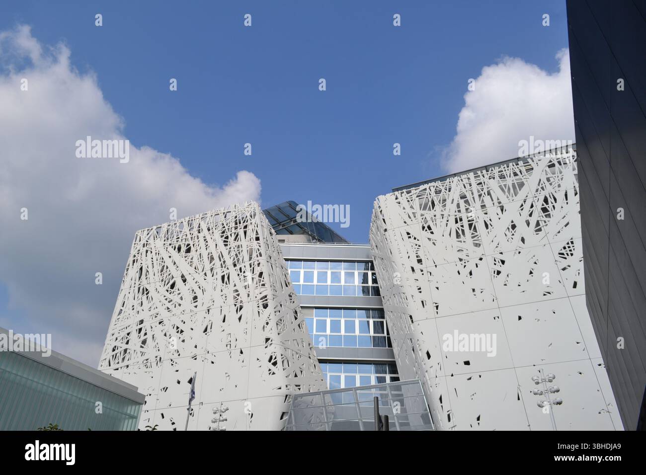 Designing future society. Modern technology and engineering in ...