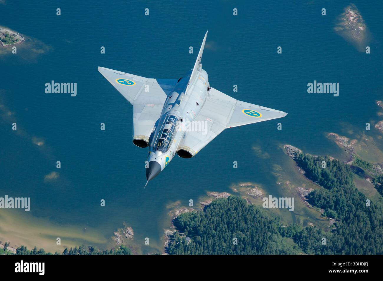 A Swedish Air Force Saab Sk35C Draken (Reg SE-DXP, military code 16-79 ...