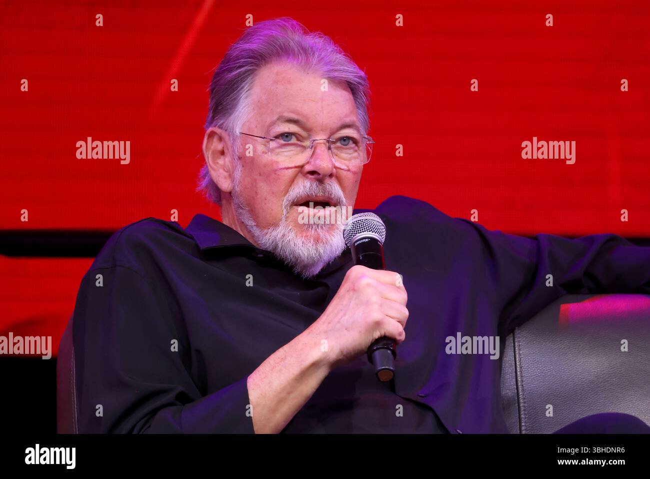 Phoenix, Arizona, USA. 7th June, 2025. Actor JONATHAN FRAKES speaking ...