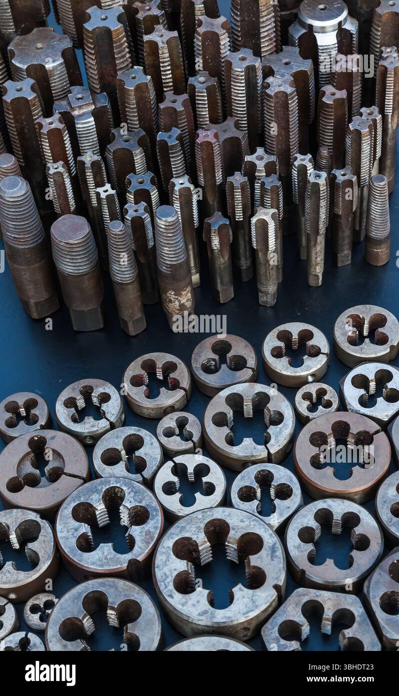 Taps and dies for metal threading. Tools for cutting external and ...