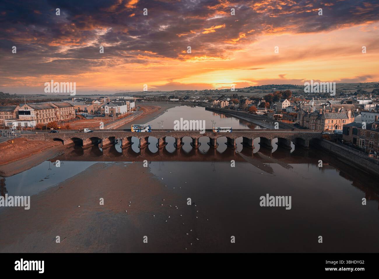 Drone footage high traffic bridge hi-res stock photography and images ...