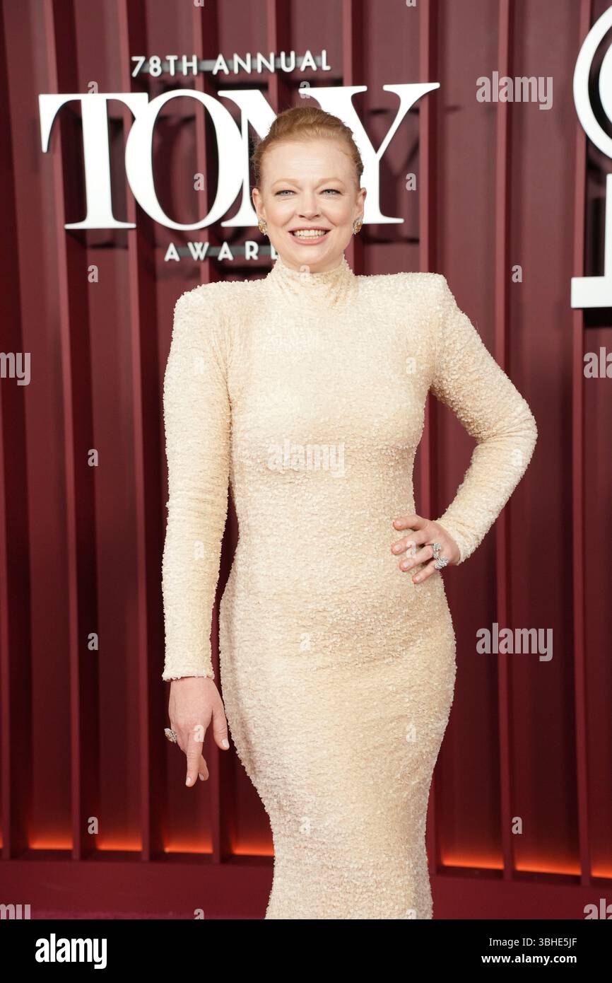 Photo by: Siegfried Nacion/STAR MAX/IPx 2025 6/8/25 Sarah Snook at the ...