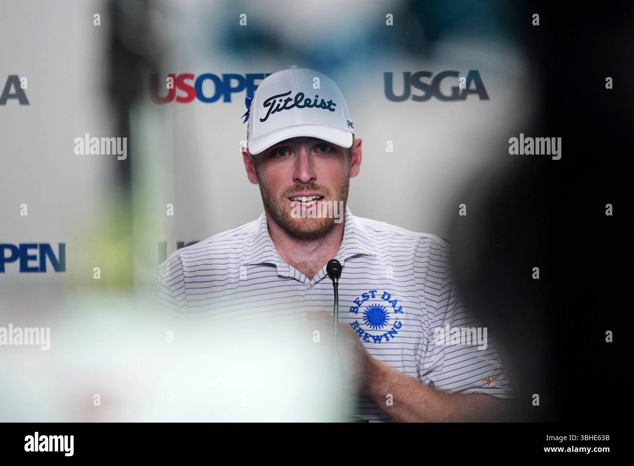 Matt Vogt meets with reporters following his practice round for the ...