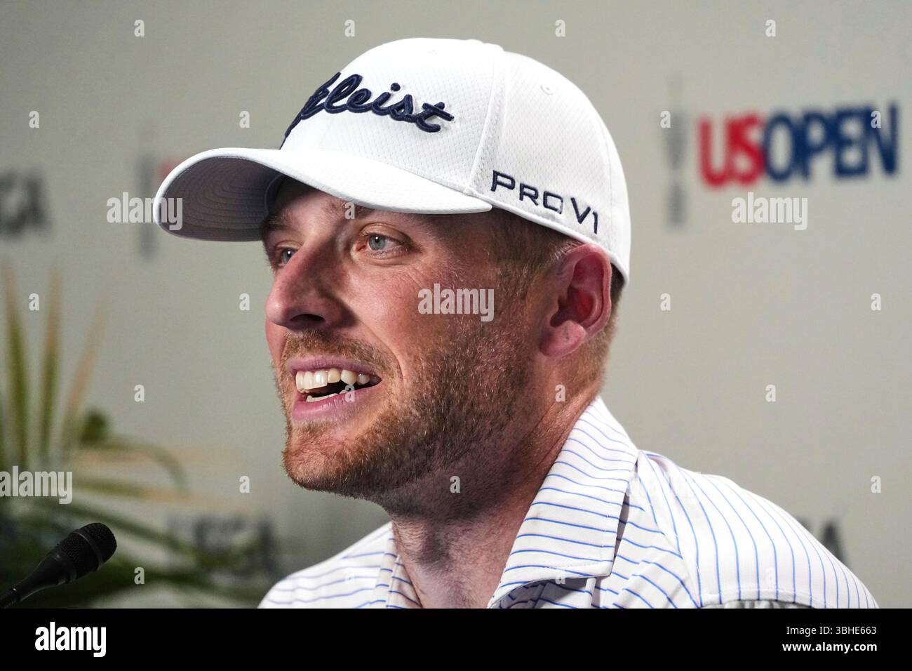 Matt Vogt meets with reporters following his practice round for the ...
