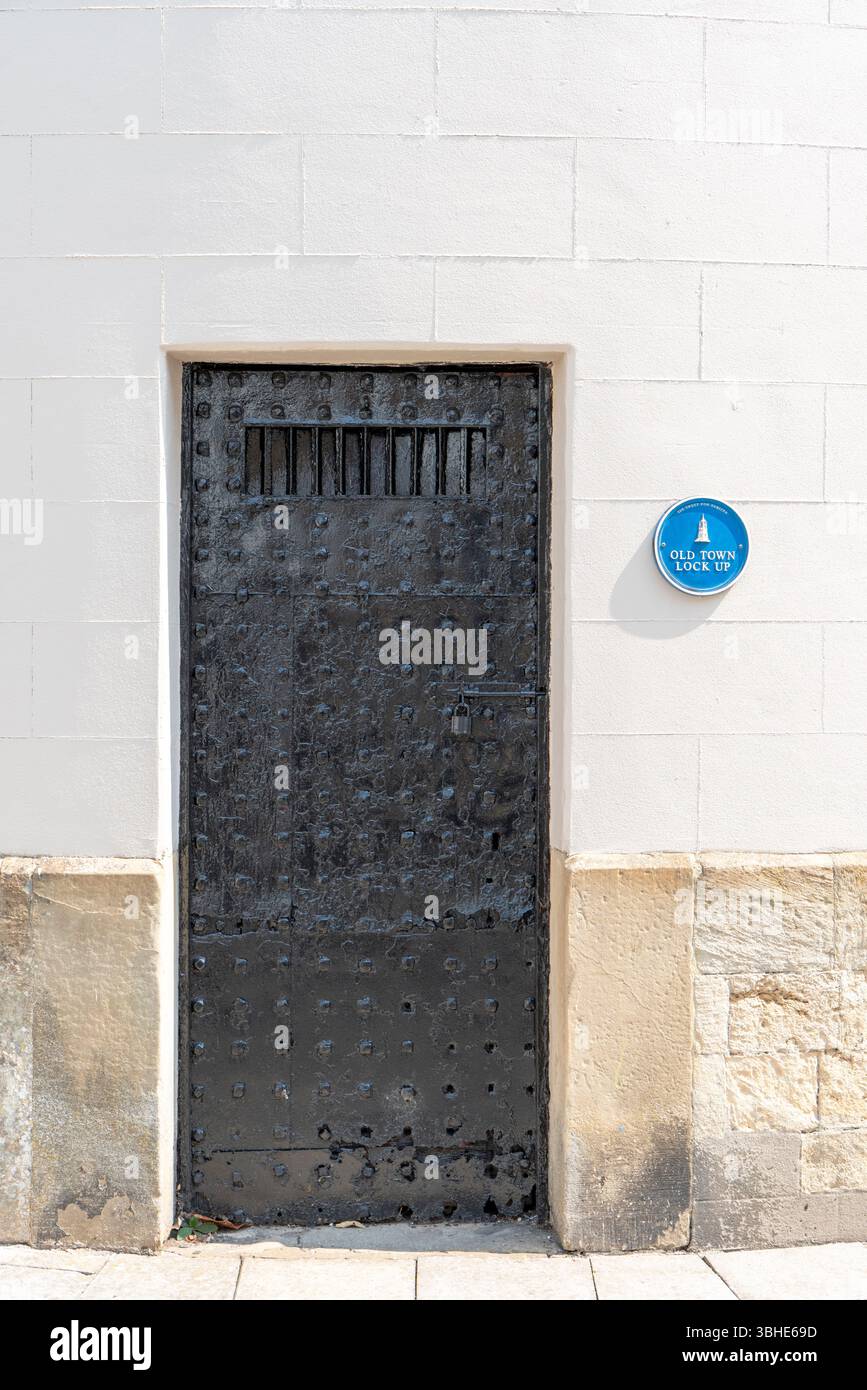 Old lock in prison hi-res stock photography and images - Alamy