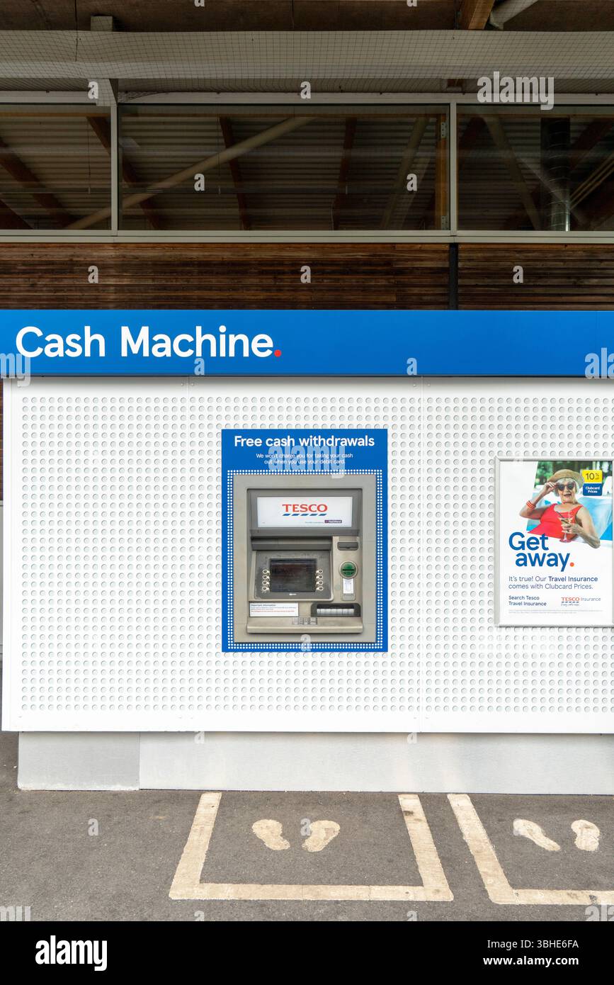 Tesco cash machine hi-res stock photography and images - Alamy