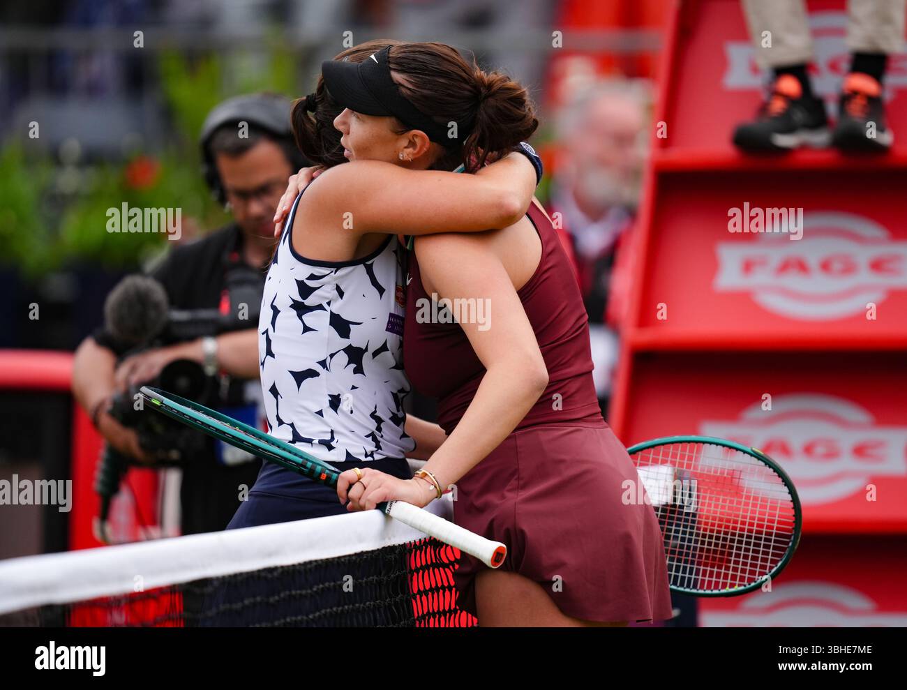 Amanda Anisimova celebrates winning her match against Jodie Burrage on ...