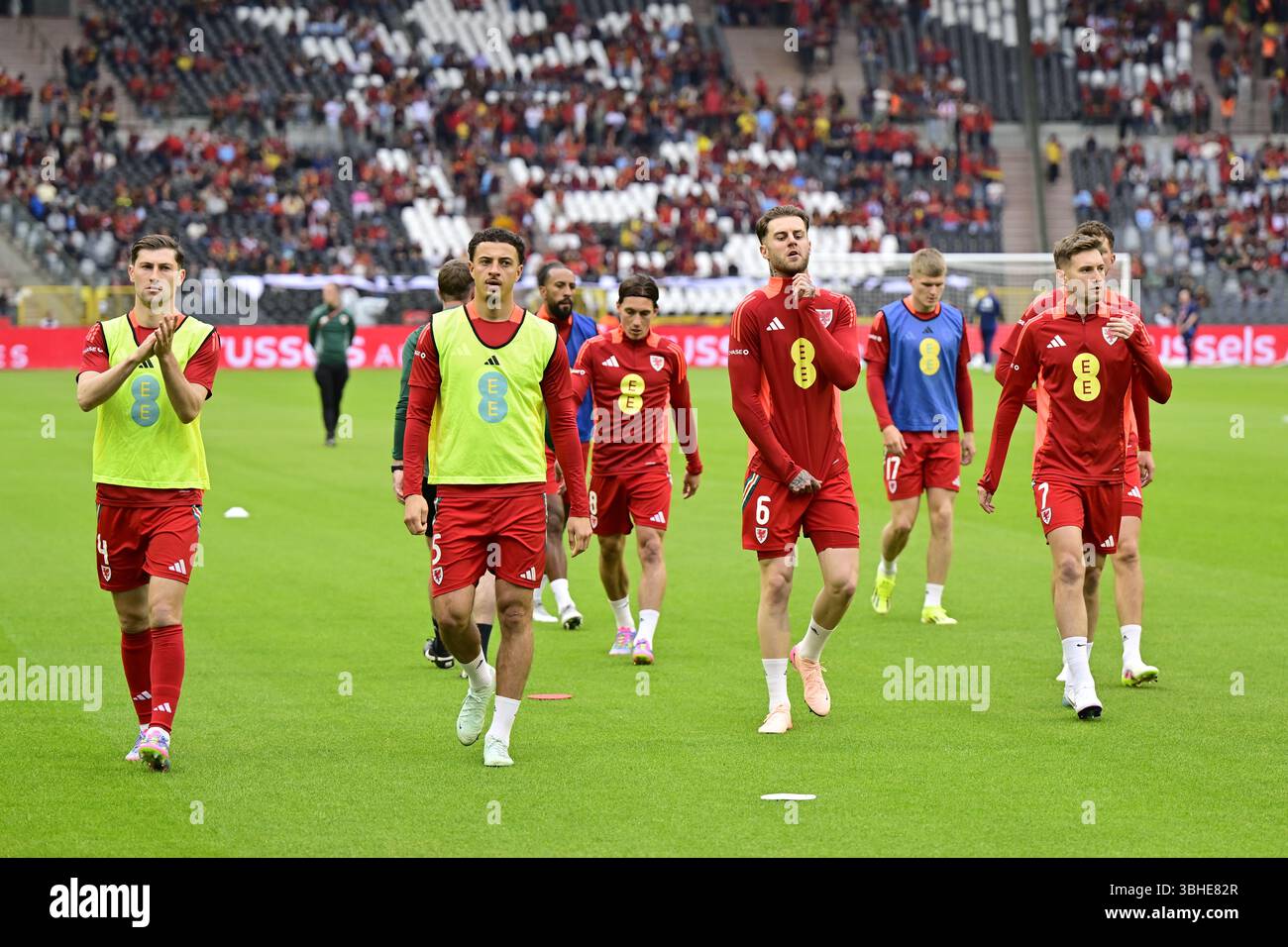 Wales joe rodon ahead hi-res stock photography and images - Alamy